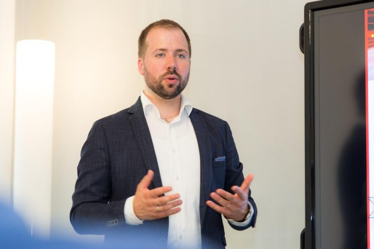 Dr-Alexander-Bode_ID-1013 – Dr. Alexander Bode